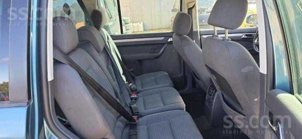 Zaļš Volkswagen Touran 2004 Valmiera, ar dzinēja tilpumu 2.00 L un nobraukumu 372 tūkst. km par 1150 €, foto 11 vietnē AUTOMOTO.COM.LV