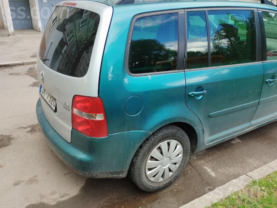 Zaļš Volkswagen Touran 2003 Rīga, ar dzinēja tilpumu 2.00 L un nobraukumu 425 tūkst. km par 800 €, foto 1 vietnē AUTOMOTO.COM.LV