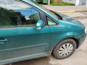 Zaļš Volkswagen Touran 2003 Rīga, ar dzinēja tilpumu 2.00 L un nobraukumu 425 tūkst. km par 800 €, foto 3 vietnē AUTOMOTO.COM.LV
