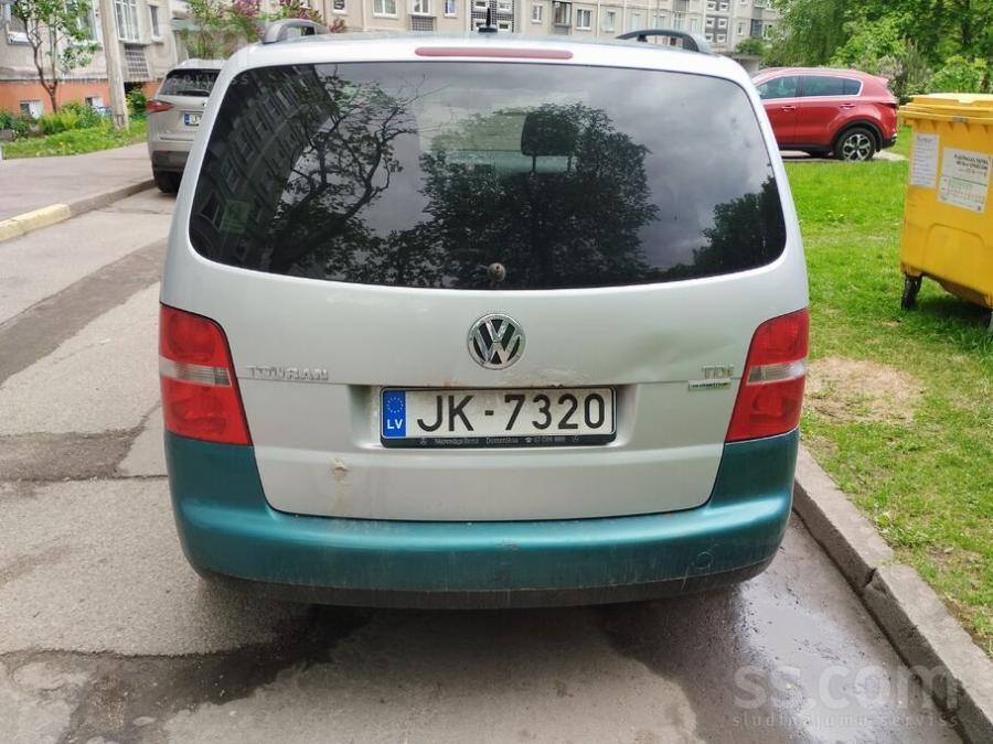 Zaļš Volkswagen Touran 2003 Rīga, ar dzinēja tilpumu 2.00 L un nobraukumu 425 tūkst. km par 800 €, foto 7 vietnē AUTOMOTO.COM.LV