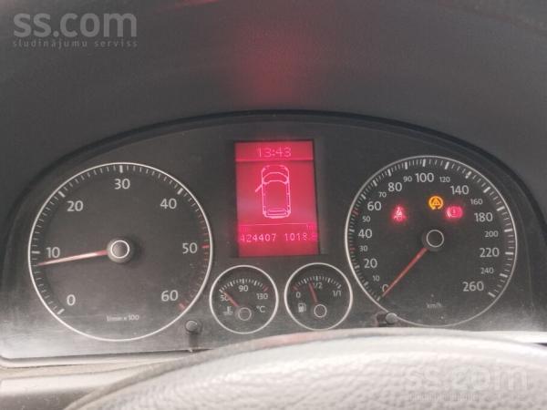 Zaļš Volkswagen Touran 2003 Rīga, ar dzinēja tilpumu 2.00 L un nobraukumu 425 tūkst. km par 800 €, foto 9 vietnē AUTOMOTO.COM.LV