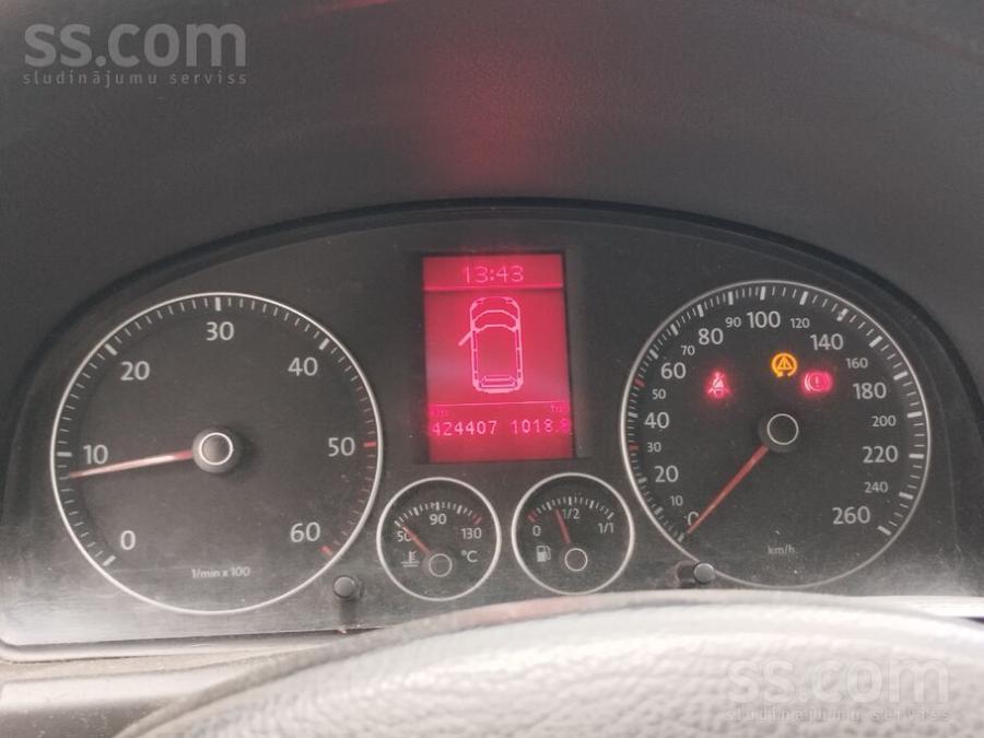 Zaļš Volkswagen Touran 2003 Rīga, ar dzinēja tilpumu 2.00 L un nobraukumu 425 tūkst. km par 800 €, foto 10 vietnē AUTOMOTO.COM.LV