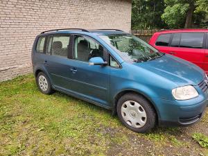 Green Volkswagen Touran 2003 in Kehra, with an engine capacity of 0.00 L and mileage of 285 thousand km for 2250 €, photo 3 on AUTOMOTO.COM.LV