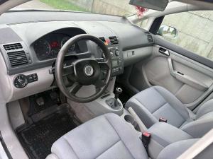 Grey Volkswagen Touran 2003 in Kaunas, with an engine capacity of 1.90 L and mileage of 282 thousand km for 1400 €, photo 7 on AUTOMOTO.COM.LV