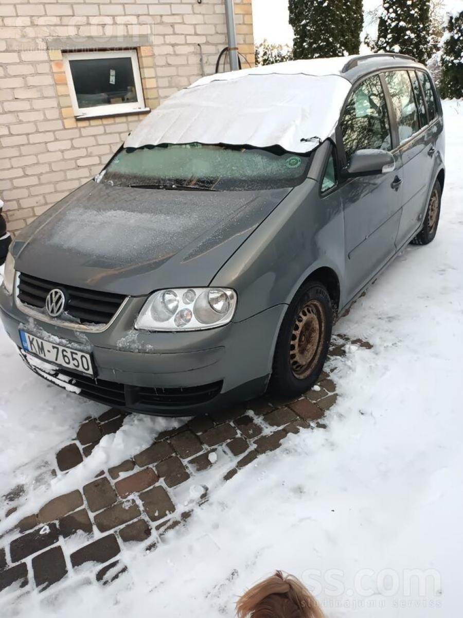 Pelēks Volkswagen Touran 2004 Liepāja, ar dzinēja tilpumu 1.90 L un nobraukumu 300 tūkst. km par 1100 €, foto 2 vietnē AUTOMOTO.COM.LV