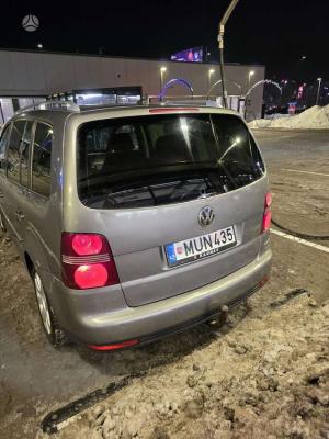 Grey Volkswagen Touran 2007 in Kaunas, with an engine capacity of 2.00 L and mileage of 420 thousand km for 1500 €, photo 4 on AUTOMOTO.COM.LV
