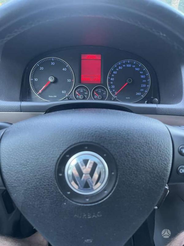 Pelēks Volkswagen Touran 2007 Kauņa, ar dzinēja tilpumu 2.00 L un nobraukumu 289 tūkst. km par 3800 €, foto 9 vietnē AUTOMOTO.COM.LV