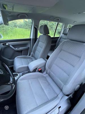 Серый Фольксваген Туран 2007 в Каунас, объемом двигателя 2.00 л и пробегом 289 тыс. км за 3800 €, фото 15 на AUTOMOTO.COM.LV