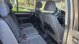 Pelēks Volkswagen Touran 2007 Daugavpils, ar dzinēja tilpumu 1.90 L un nobraukumu 426 tūkst. km par 1400 €, foto 11 vietnē AUTOMOTO.COM.LV