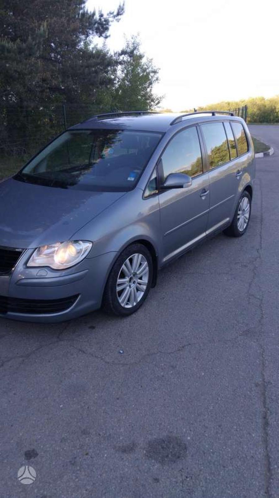 Pelēks Volkswagen Touran 2008 Kuršėnai, ar dzinēja tilpumu 0.00 L un nobraukumu 308 tūkst. km par 2150 €, foto 1 vietnē AUTOMOTO.COM.LV