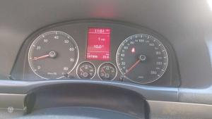 Pelēks Volkswagen Touran 2008 Kuršėnai, ar dzinēja tilpumu 0.00 L un nobraukumu 308 tūkst. km par 2150 €, foto 8 vietnē AUTOMOTO.COM.LV