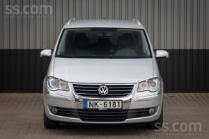 Grey Volkswagen Touran 2008 in Talsi, with an engine capacity of 2.00 L and mileage of 252 thousand km for 2990 €, photo 3 on AUTOMOTO.COM.LV
