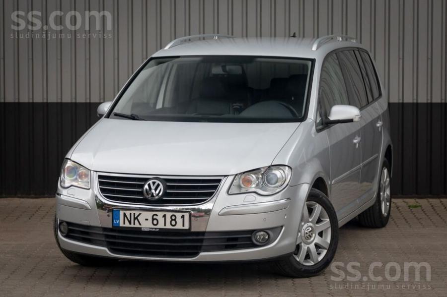 Grey Volkswagen Touran 2008 in Talsi, with an engine capacity of 2.00 L and mileage of 252 thousand km for 2990 €, photo 4 on AUTOMOTO.COM.LV
