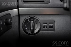 Grey Volkswagen Touran 2008 in Talsi, with an engine capacity of 2.00 L and mileage of 252 thousand km for 2990 €, photo 15 on AUTOMOTO.COM.LV