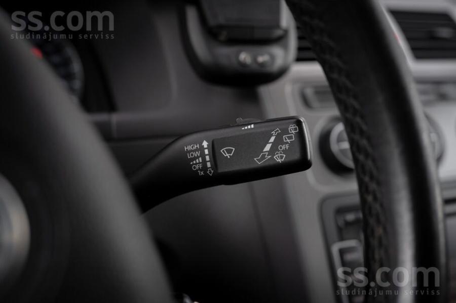 Grey Volkswagen Touran 2008 in Talsi, with an engine capacity of 2.00 L and mileage of 252 thousand km for 2990 €, photo 20 on AUTOMOTO.COM.LV