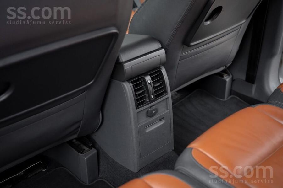 Grey Volkswagen Touran 2008 in Talsi, with an engine capacity of 2.00 L and mileage of 252 thousand km for 2990 €, photo 25 on AUTOMOTO.COM.LV