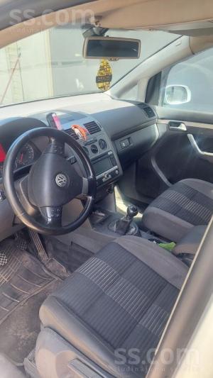 Pelēks Volkswagen Touran 2009 Rīga, ar dzinēja tilpumu 1.90 L un nobraukumu 0 tūkst. km par 500 €, foto 7 vietnē AUTOMOTO.COM.LV