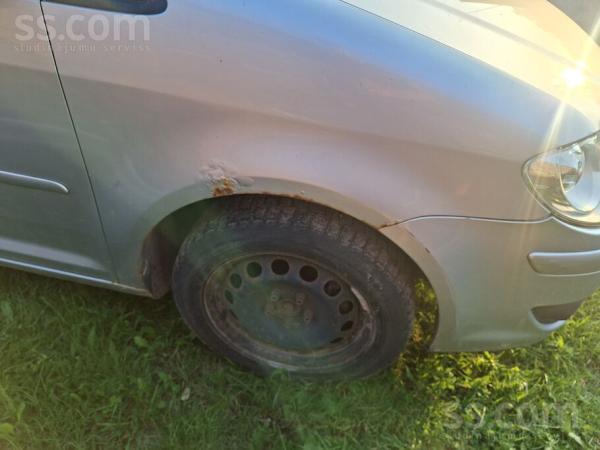 Pelēks Volkswagen Touran 2009 Tukums, ar dzinēja tilpumu 2.00 L un nobraukumu 307 tūkst. km par 700 €, foto 2 vietnē AUTOMOTO.COM.LV