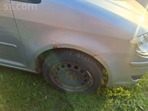 Pelēks Volkswagen Touran 2009 Tukums, ar dzinēja tilpumu 2.00 L un nobraukumu 307 tūkst. km par 700 €, foto 3 vietnē AUTOMOTO.COM.LV