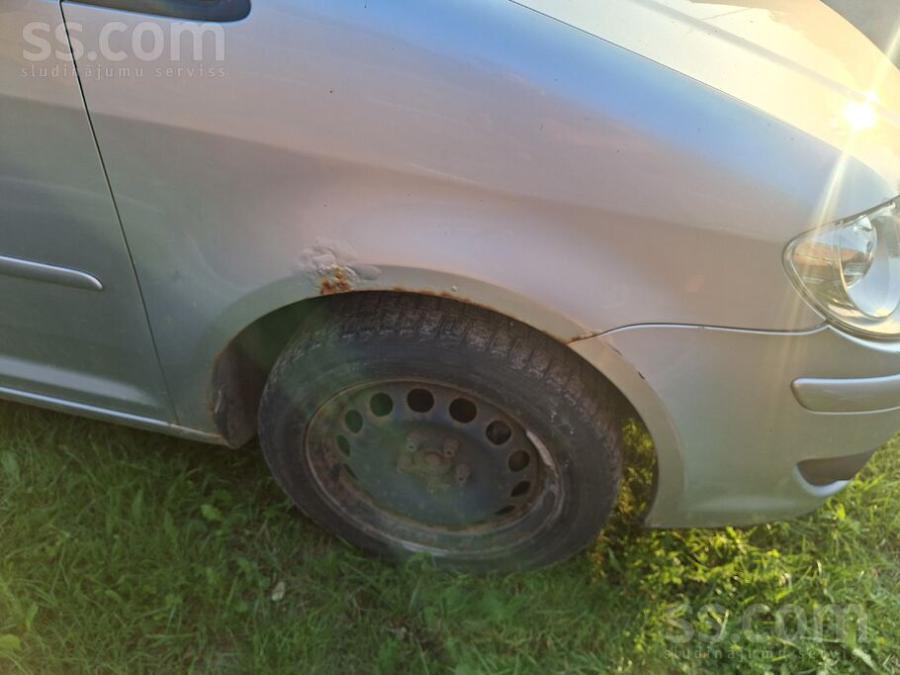 Pelēks Volkswagen Touran 2009 Tukums, ar dzinēja tilpumu 2.00 L un nobraukumu 307 tūkst. km par 700 €, foto 3 vietnē AUTOMOTO.COM.LV