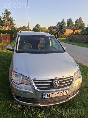 Pelēks Volkswagen Touran 2009 Tukums, ar dzinēja tilpumu 2.00 L un nobraukumu 307 tūkst. km par 700 €, foto 4 vietnē AUTOMOTO.COM.LV