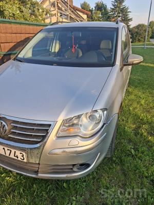 Pelēks Volkswagen Touran 2009 Tukums, ar dzinēja tilpumu 2.00 L un nobraukumu 307 tūkst. km par 700 €, foto 5 vietnē AUTOMOTO.COM.LV