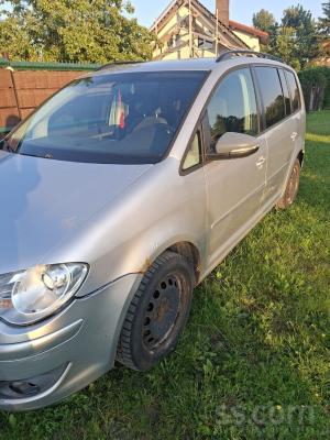 Pelēks Volkswagen Touran 2009 Tukums, ar dzinēja tilpumu 2.00 L un nobraukumu 307 tūkst. km par 700 €, foto 6 vietnē AUTOMOTO.COM.LV