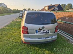 Pelēks Volkswagen Touran 2009 Tukums, ar dzinēja tilpumu 2.00 L un nobraukumu 307 tūkst. km par 700 €, foto 9 vietnē AUTOMOTO.COM.LV