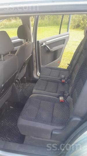 Grey Volkswagen Touran 2010 in Ogre, with an engine capacity of 1.90 L and mileage of 324 thousand km for 3300 €, photo 6 on AUTOMOTO.COM.LV
