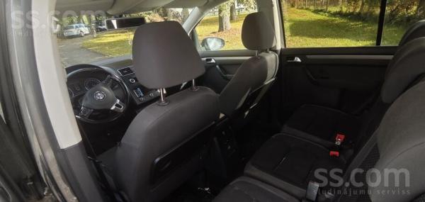 Pelēks Volkswagen Touran 2011 Rīga, ar dzinēja tilpumu 2.00 L un nobraukumu 287 tūkst. km par 4100 €, foto 6 vietnē AUTOMOTO.COM.LV
