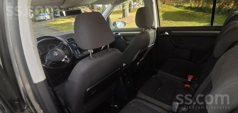 Pelēks Volkswagen Touran 2011 Rīga, ar dzinēja tilpumu 2.00 L un nobraukumu 287 tūkst. km par 4100 €, foto 7 vietnē AUTOMOTO.COM.LV
