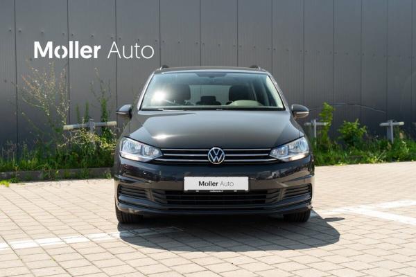 Grey Volkswagen Touran 2021 in Vilnius, with an engine capacity of 2.00 L and mileage of 162 thousand km for 16750 €, photo 2 on AUTOMOTO.COM.LV