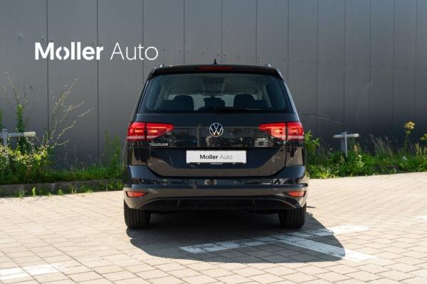 Grey Volkswagen Touran 2021 in Vilnius, with an engine capacity of 2.00 L and mileage of 162 thousand km for 16750 €, photo 5 on AUTOMOTO.COM.LV