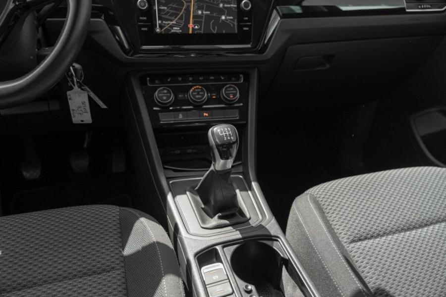 Grey Volkswagen Touran 2021 in Vilnius, with an engine capacity of 2.00 L and mileage of 162 thousand km for 16750 €, photo 9 on AUTOMOTO.COM.LV