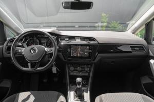 Grey Volkswagen Touran 2021 in Vilnius, with an engine capacity of 2.00 L and mileage of 162 thousand km for 16750 €, photo 14 on AUTOMOTO.COM.LV