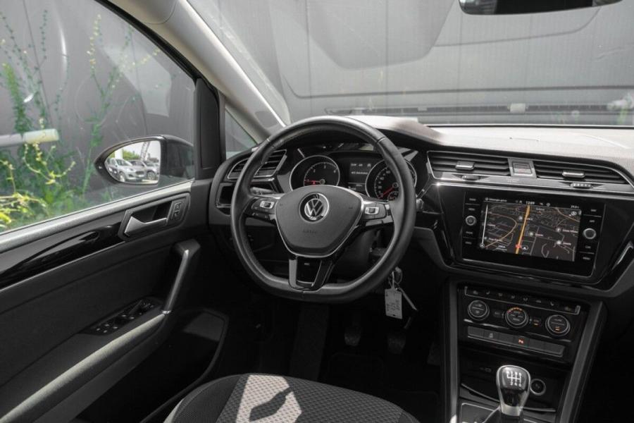 Grey Volkswagen Touran 2021 in Vilnius, with an engine capacity of 2.00 L and mileage of 162 thousand km for 16750 €, photo 15 on AUTOMOTO.COM.LV