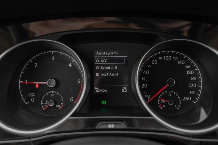 Grey Volkswagen Touran 2021 in Vilnius, with an engine capacity of 2.00 L and mileage of 162 thousand km for 16750 €, photo 18 on AUTOMOTO.COM.LV