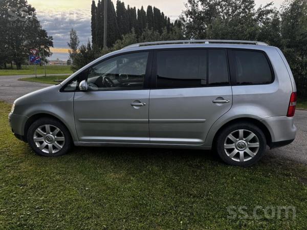 Pelēks Volkswagen Touran 2003 Aizkraukle, ar dzinēja tilpumu 1.90 L un nobraukumu 370 tūkst. km par 2050 €, foto 2 vietnē AUTOMOTO.COM.LV