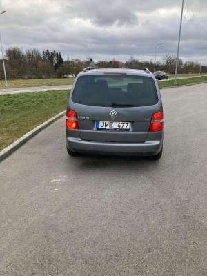 Grey Volkswagen Touran 2003 in Vilnius, with an engine capacity of 1.90 L and mileage of 290 thousand km for 2100 €, photo 3 on AUTOMOTO.COM.LV