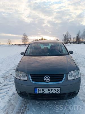 Grey Volkswagen Touran 2003 in Tukums, with an engine capacity of 2.00 L and mileage of 395 thousand km for 1300 €, photo 5 on AUTOMOTO.COM.LV