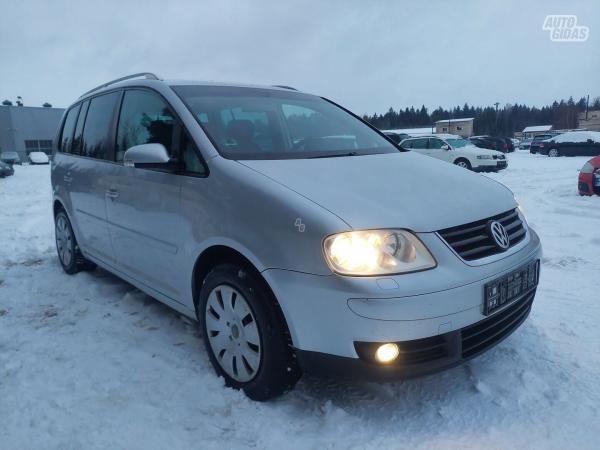 Pelēks Volkswagen Touran 2003 Utena, ar dzinēja tilpumu 2.00 L un nobraukumu 265 tūkst. km par 1999 €, foto 2 vietnē AUTOMOTO.COM.LV