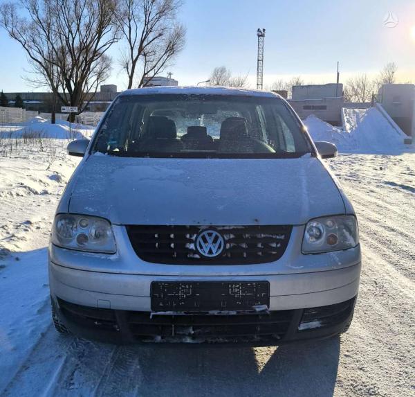 Grey Volkswagen Touran 2003 in Kaunas, with an engine capacity of 1.90 L and mileage of 430 thousand km for 1450 €, photo 3 on AUTOMOTO.COM.LV