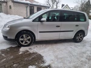 Pelēks Volkswagen Touran 2003 Šauļi, ar dzinēja tilpumu 1.90 L un nobraukumu 229 tūkst. km par 2000 €, foto 2 vietnē AUTOMOTO.COM.LV