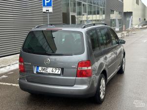 Pelēks Volkswagen Touran 2003 Viļņa, ar dzinēja tilpumu 1.90 L un nobraukumu 291 tūkst. km par 1650 €, foto 3 vietnē AUTOMOTO.COM.LV