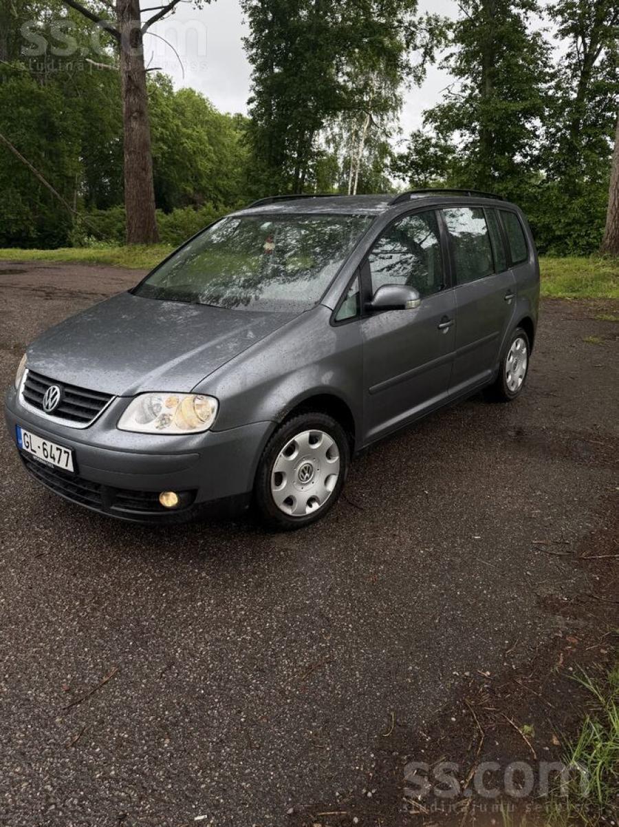 Pelēks Volkswagen Touran 2003 Ventspils, ar dzinēja tilpumu 1.90 L un nobraukumu 422 tūkst. km par 2000 €, foto 3 vietnē AUTOMOTO.COM.LV