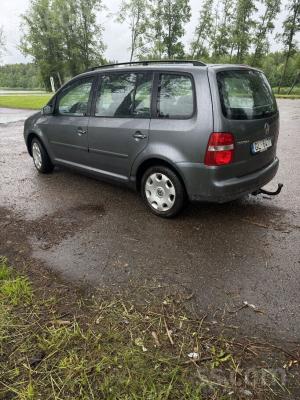Pelēks Volkswagen Touran 2003 Ventspils, ar dzinēja tilpumu 1.90 L un nobraukumu 422 tūkst. km par 2000 €, foto 6 vietnē AUTOMOTO.COM.LV