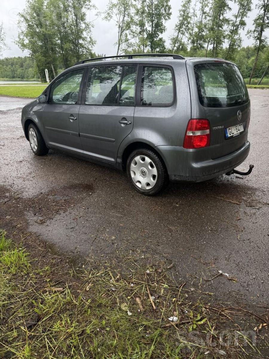 Pelēks Volkswagen Touran 2003 Ventspils, ar dzinēja tilpumu 1.90 L un nobraukumu 422 tūkst. km par 2000 €, foto 6 vietnē AUTOMOTO.COM.LV