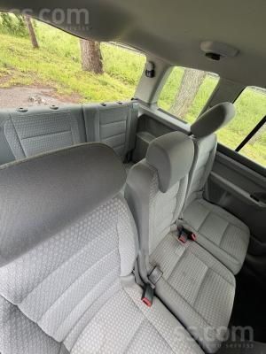 Pelēks Volkswagen Touran 2003 Ventspils, ar dzinēja tilpumu 1.90 L un nobraukumu 422 tūkst. km par 2000 €, foto 14 vietnē AUTOMOTO.COM.LV