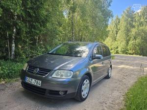Серый Фольксваген Туран 2003 в Клайпеда, объемом двигателя 1.90 л и пробегом 316 тыс. км за 1700 €, фото 3 на AUTOMOTO.COM.LV