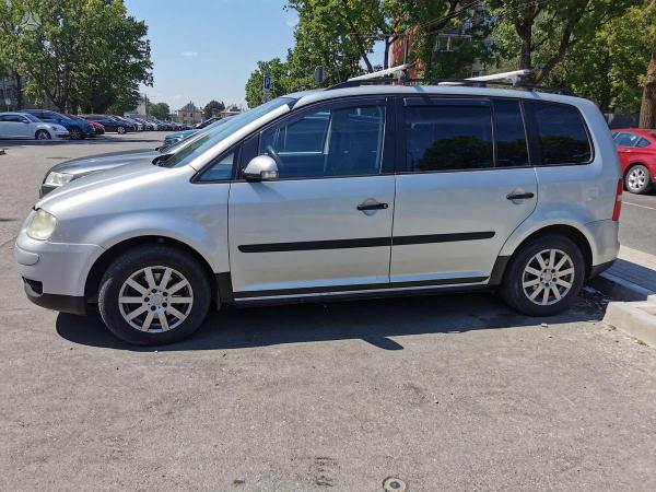 Grey Volkswagen Touran 2003 in Kaunas, with an engine capacity of 1.90 L and mileage of 416 thousand km for 1500 €, photo 7 on AUTOMOTO.COM.LV